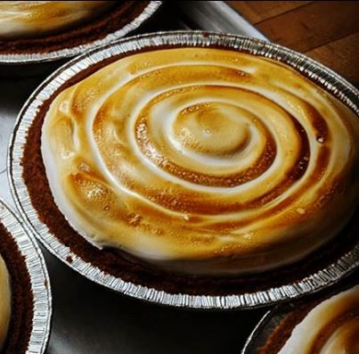 S'mores Pie | Spinning J